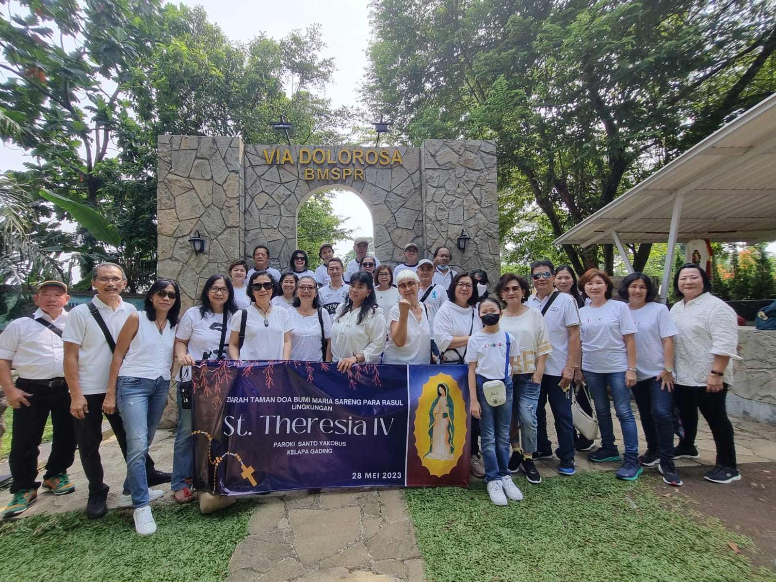 Bunda Maria Menyemangati dan Mempersatukan – Gereja Santo Yakobus ...