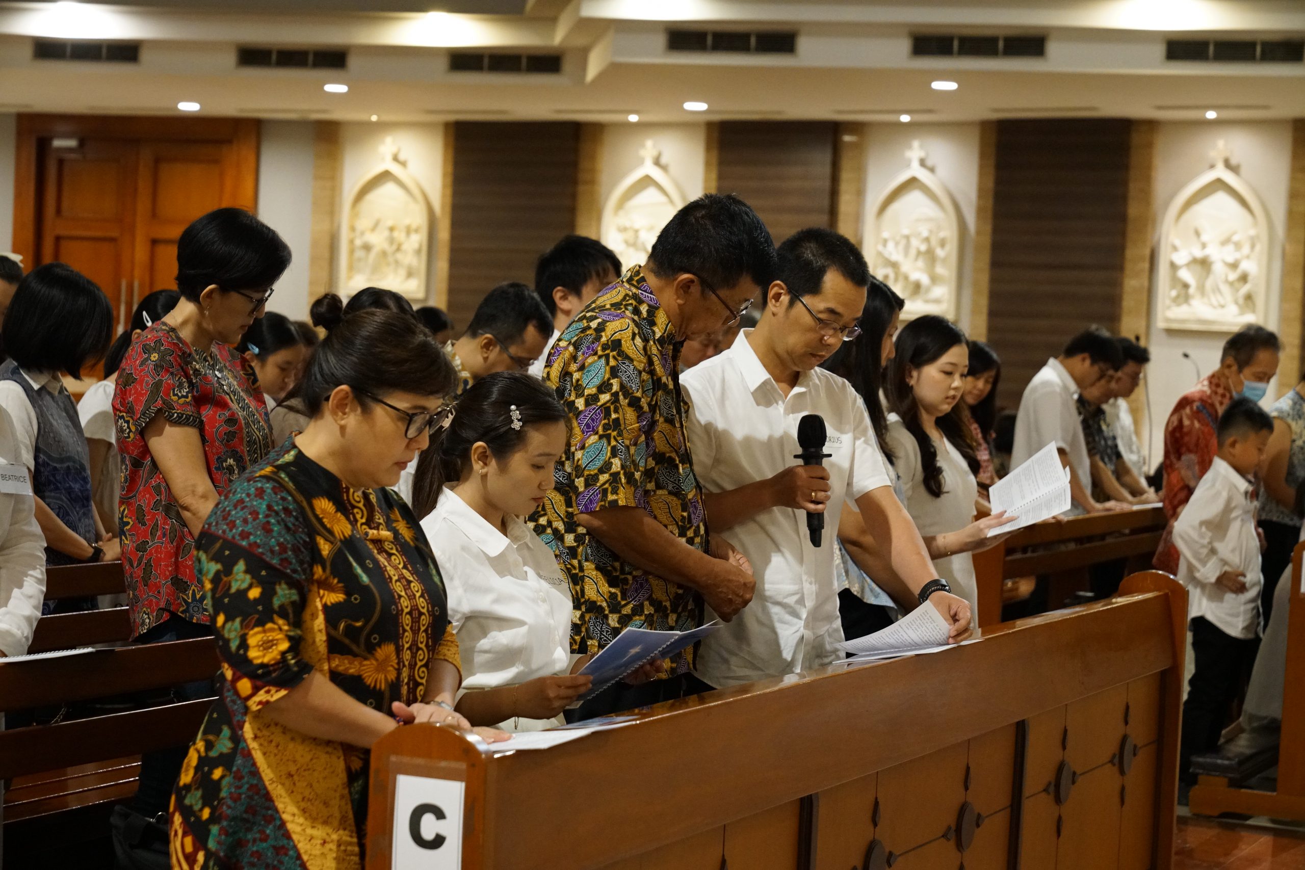 Penerimaan Sakramen Inisiasi Paskah 2025 Kategori Anak, Remaja dan ...